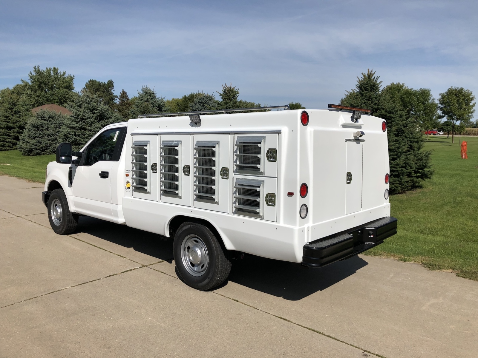 PRO 8WS11-LS – Custom Fiberglass Coaches